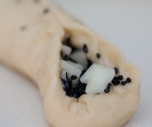 Noshin' Recipe: Onion-Poppy Seed Bread Ring - TC Jewfolk