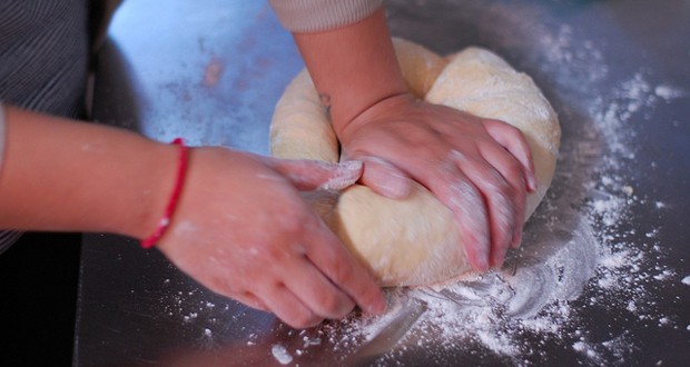 Join Hundreds For The Great Big Challah Bake - TC Jewfolk
